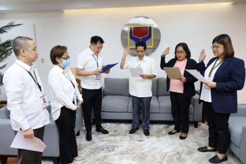 DSWD Secretary Gatchalian swears in newly-appointed SWEAP Exec Board ... DSWD Secretary Gatchalian swears in newly-appointed SWEAP Exec Board ...